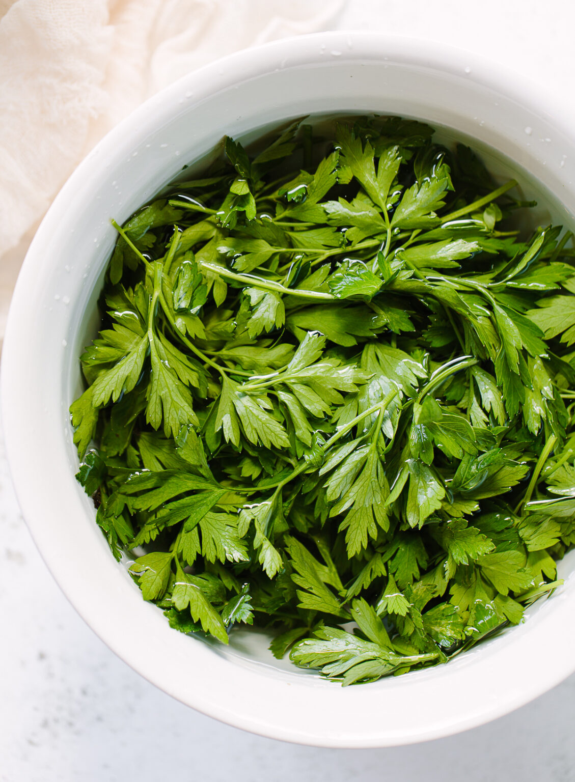 How to Chop & Store Parsley (Fresh All Week!) - Familystyle Food