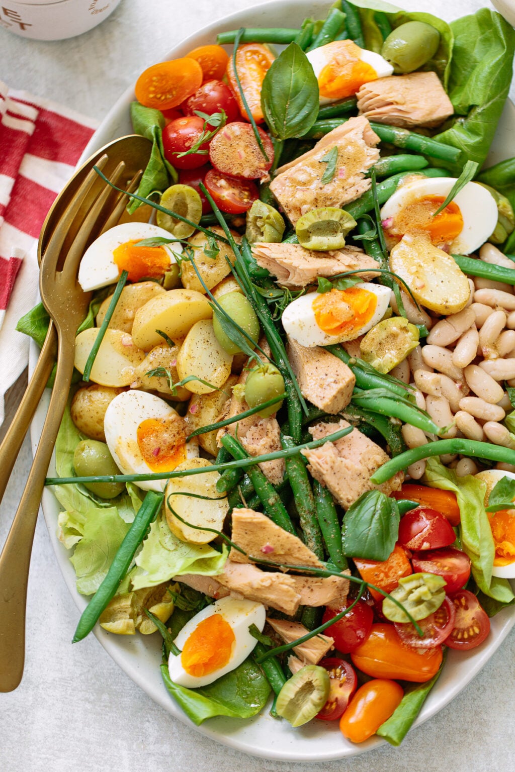 Classic Nicoise Salad with Vinaigrette - Familystyle Food